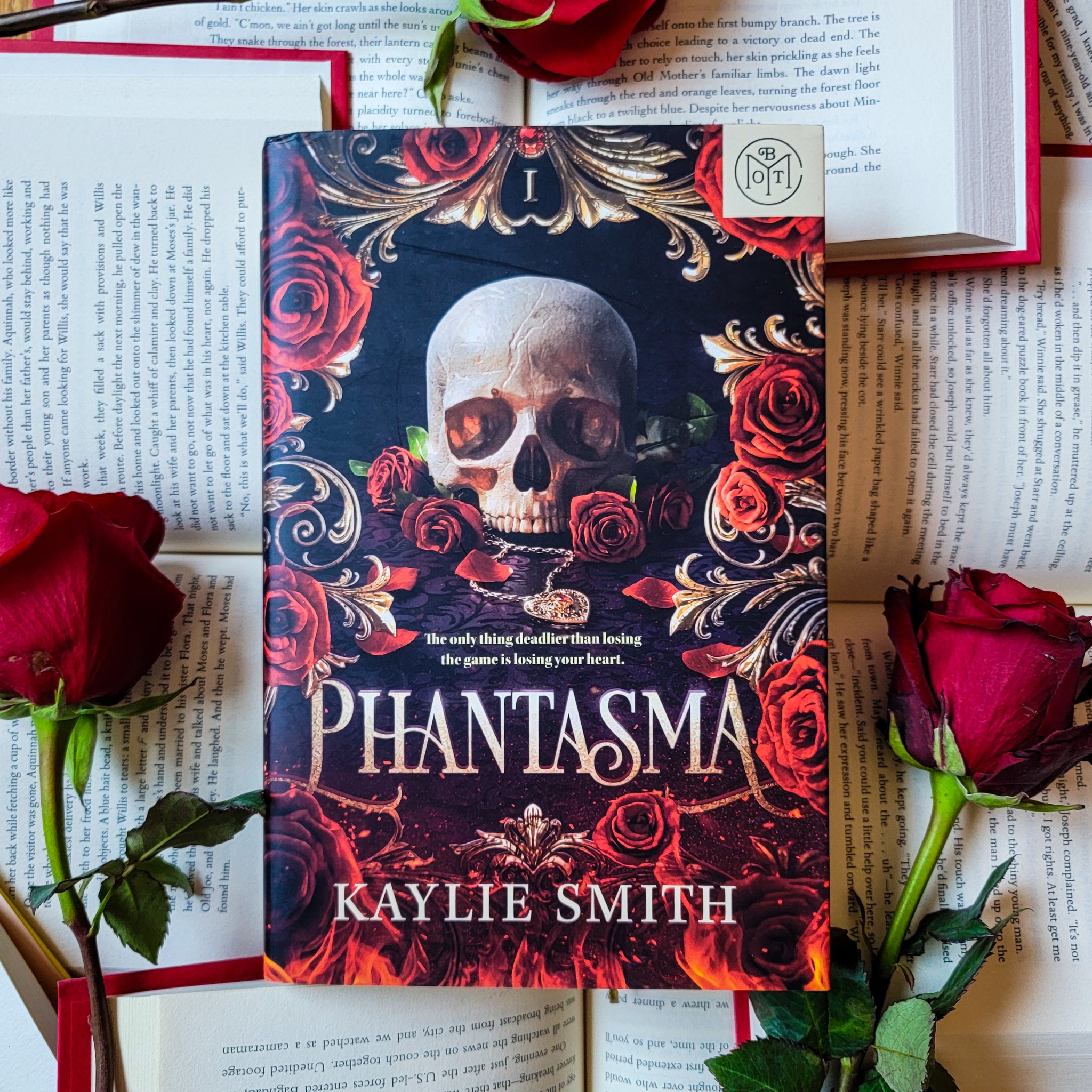 Phantasma – Read Between the Spines