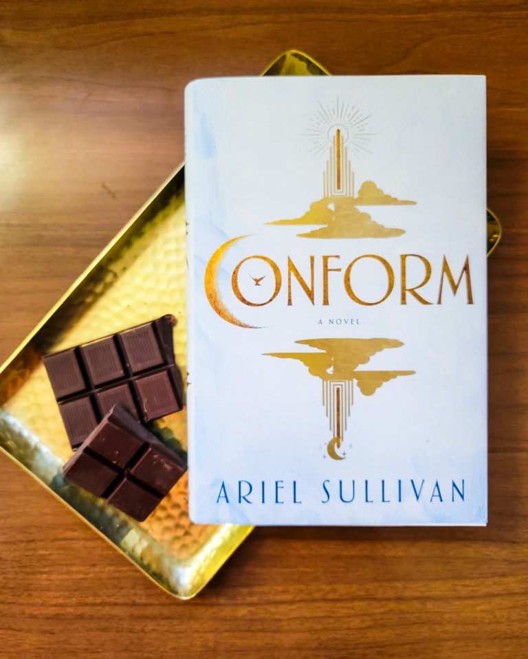 Conform – Read Between the Spines